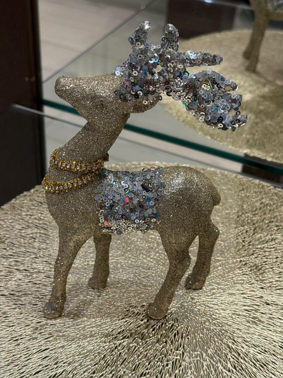 Фигурка новогодняя, Олень, Олень с золотыми блёстками, высота 15см для декора