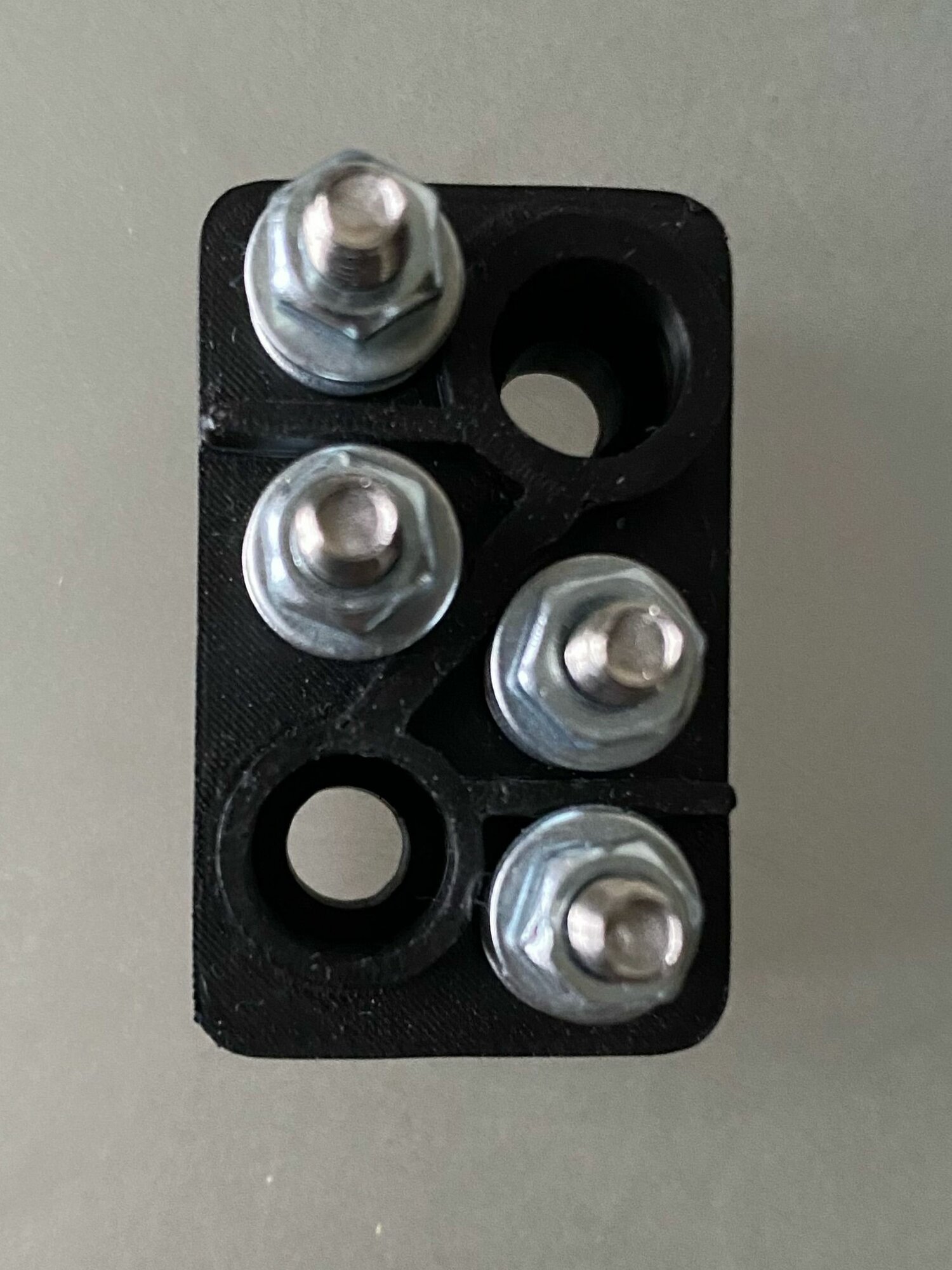 Колодка клеммная для электродвигателя, 39мм х 24мм.