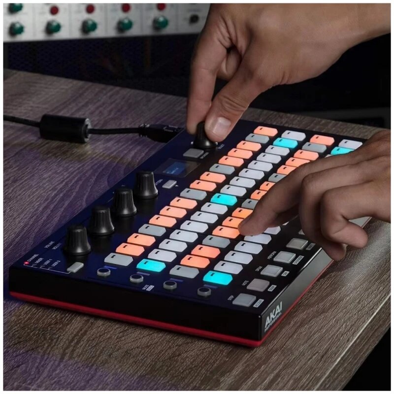AKAI Fire FL Studio контроллер для DJ — фото 1