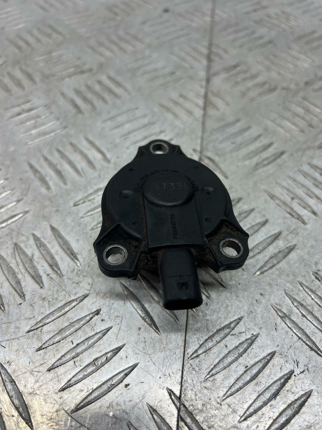 Клапан фазорегулятора Mercedes-Benz C W203 рест. W203.054 2005 A2720510077