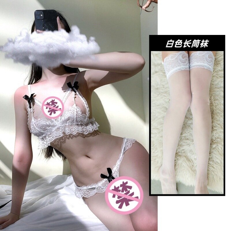 Фотосессия сексуального нижнего белья: жемчужные трусики, бюстгальтеры, прозрачные кружевные бикини, униформа с открытой промежностью, белые чулки.