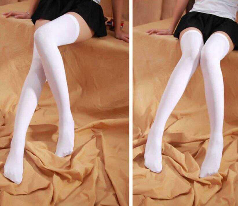 Плотные хлопчатобумажные чулки в черно-белую полоску в стиле преппи, выше колена, белые, размер 7. Все носки для школьников белые.