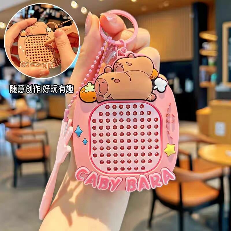 Креативный мультяшный магнитный стальной шарик для рисования, брелок, маленький подвесной рюкзак, антистрессовая магнитная доска для рисования, лабиринтная игрушка оптом