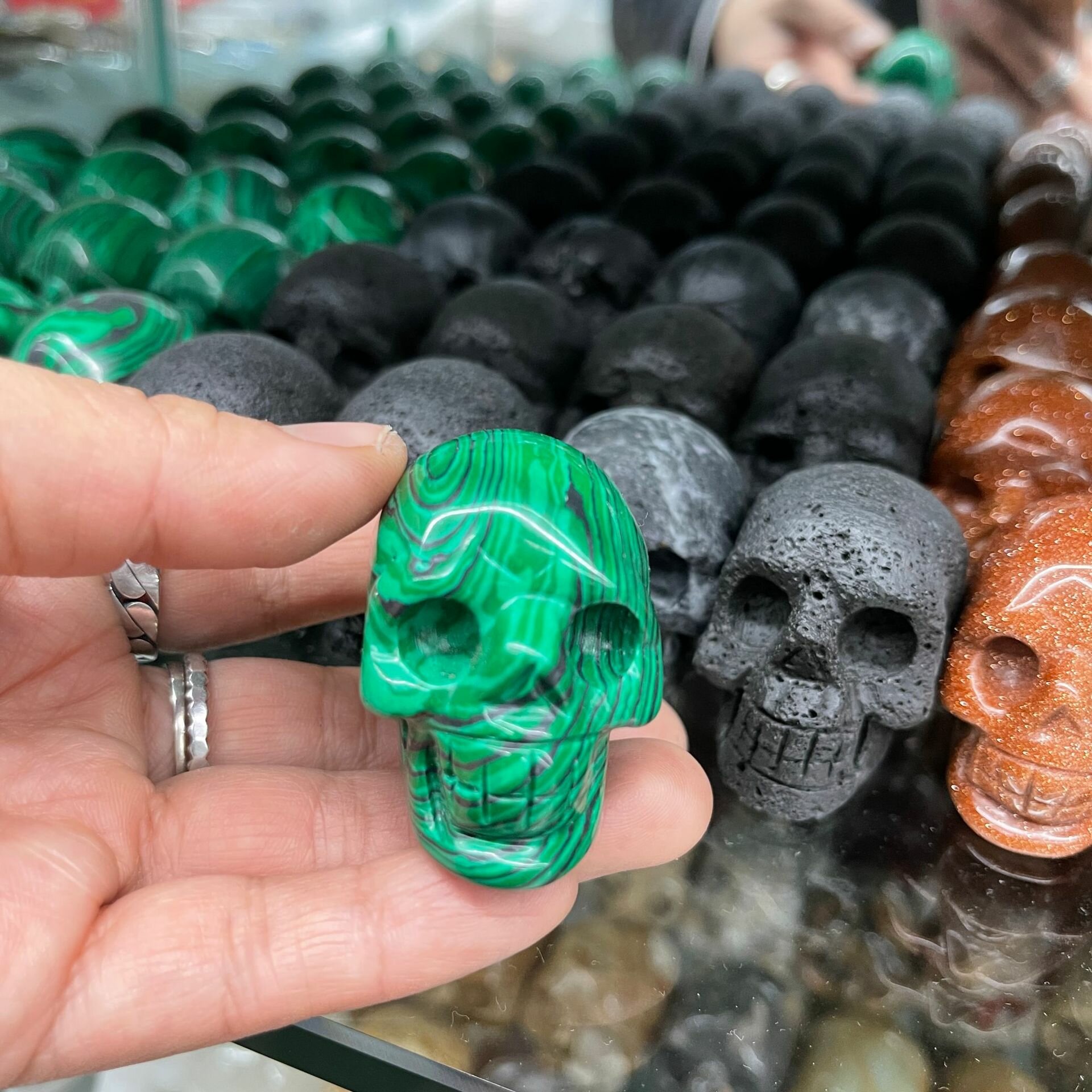 2inch Нефритовый Резной Череп Натуральный Необработанный Камень Полированный Призрачный Голова Хэллоуинское Украшение Кристальный Череп Орнамент