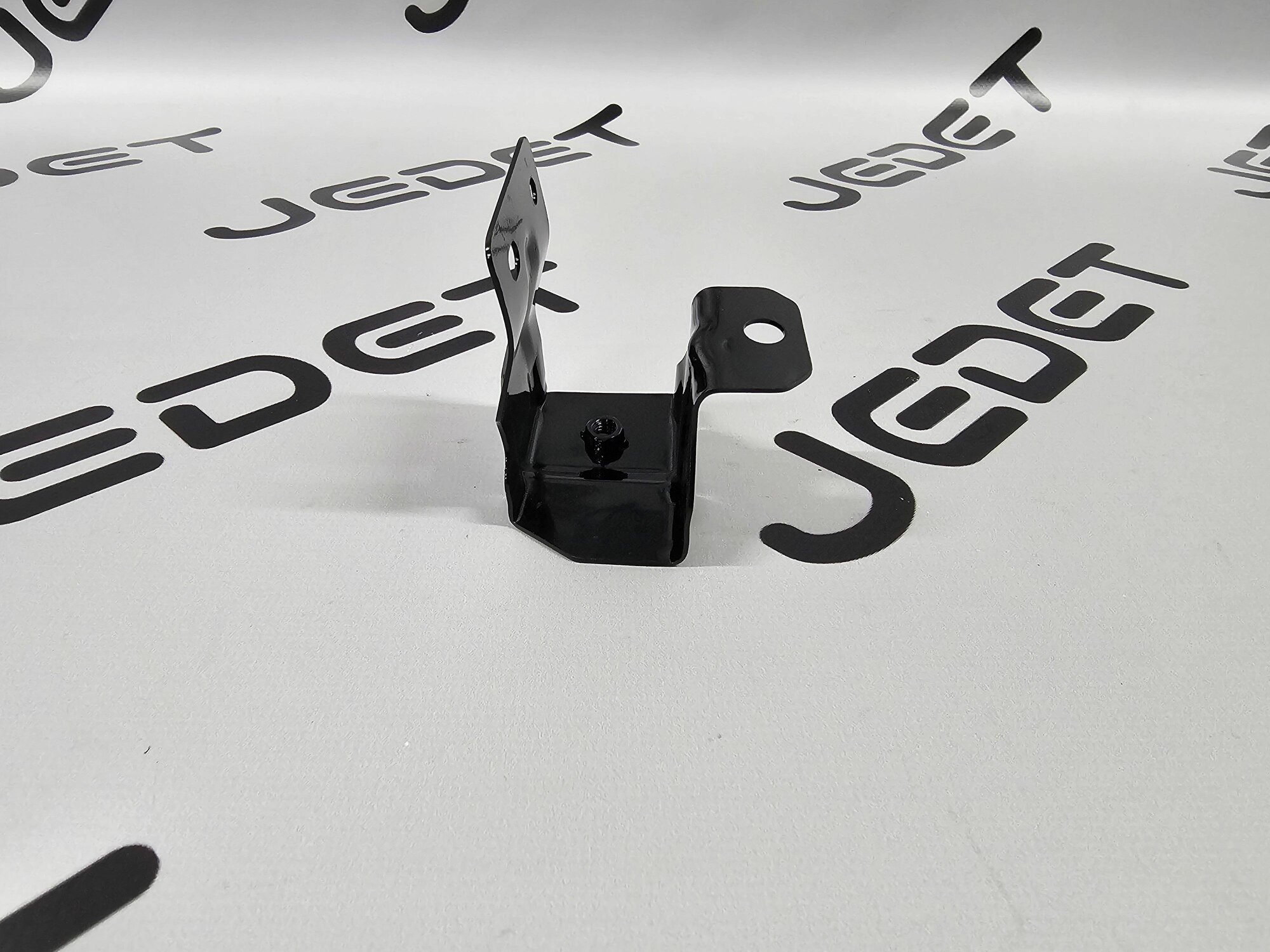 Кронштейн фары передний левый Haval Jolion 8400104XST01A