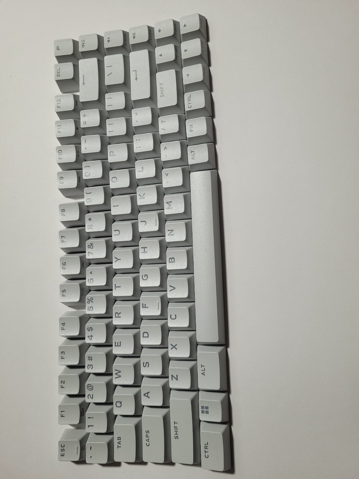 Оригинальные колпачки для клавиш механической клавиатуры Alienware AW Pro Белый_Кнопка отключения звука_84 клавиши