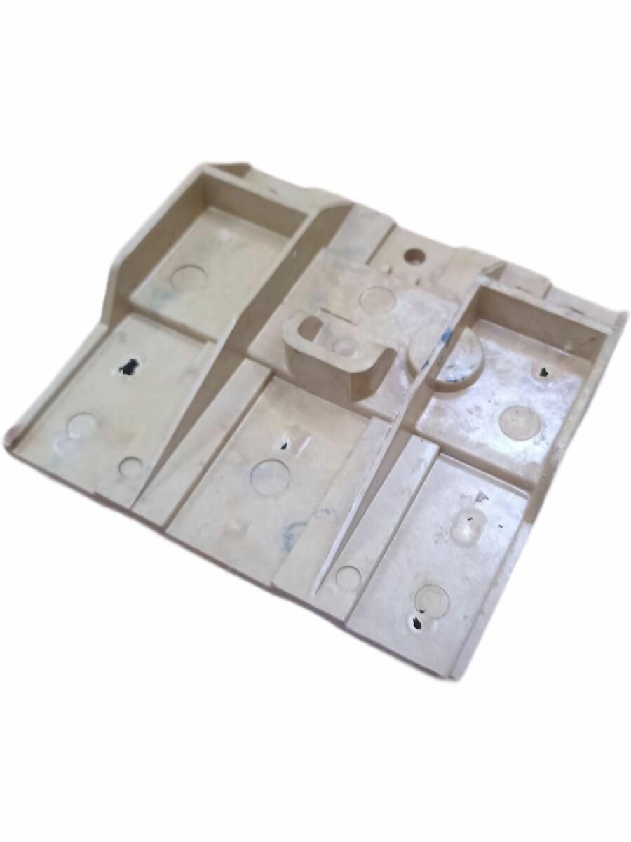 Площадка полюсов контактора КТ-6023