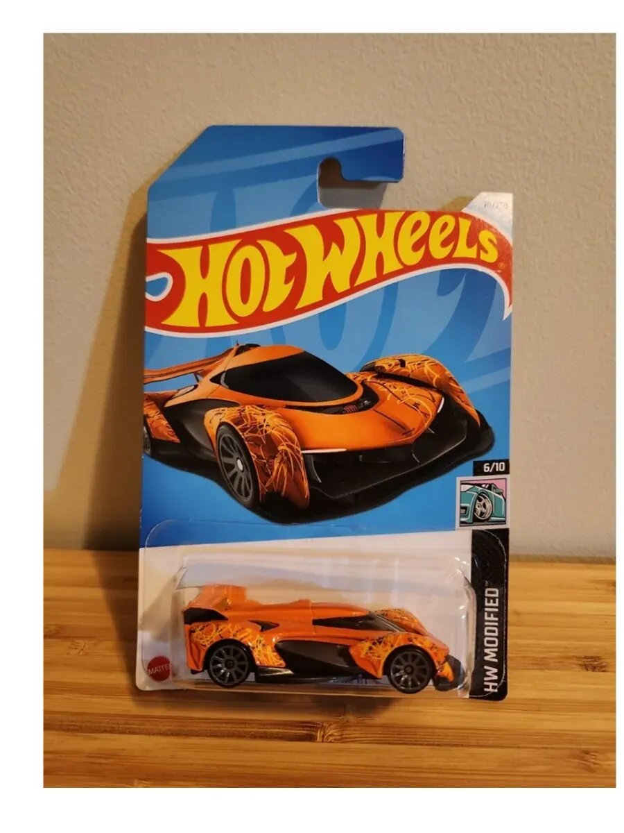 Машинка коллекционная McLaren Solus GT