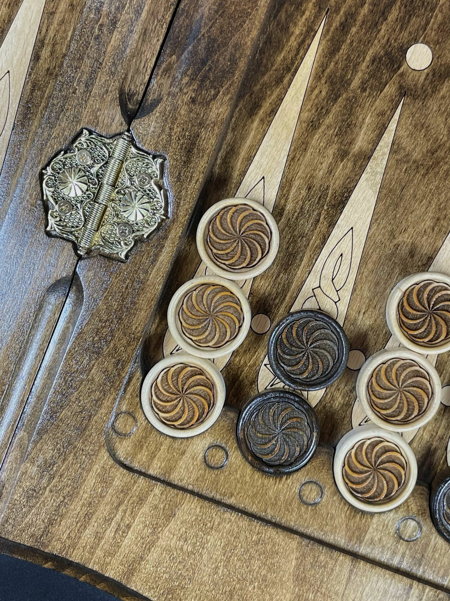 Фишки деревянные резные для нард и шашек "Вечность"