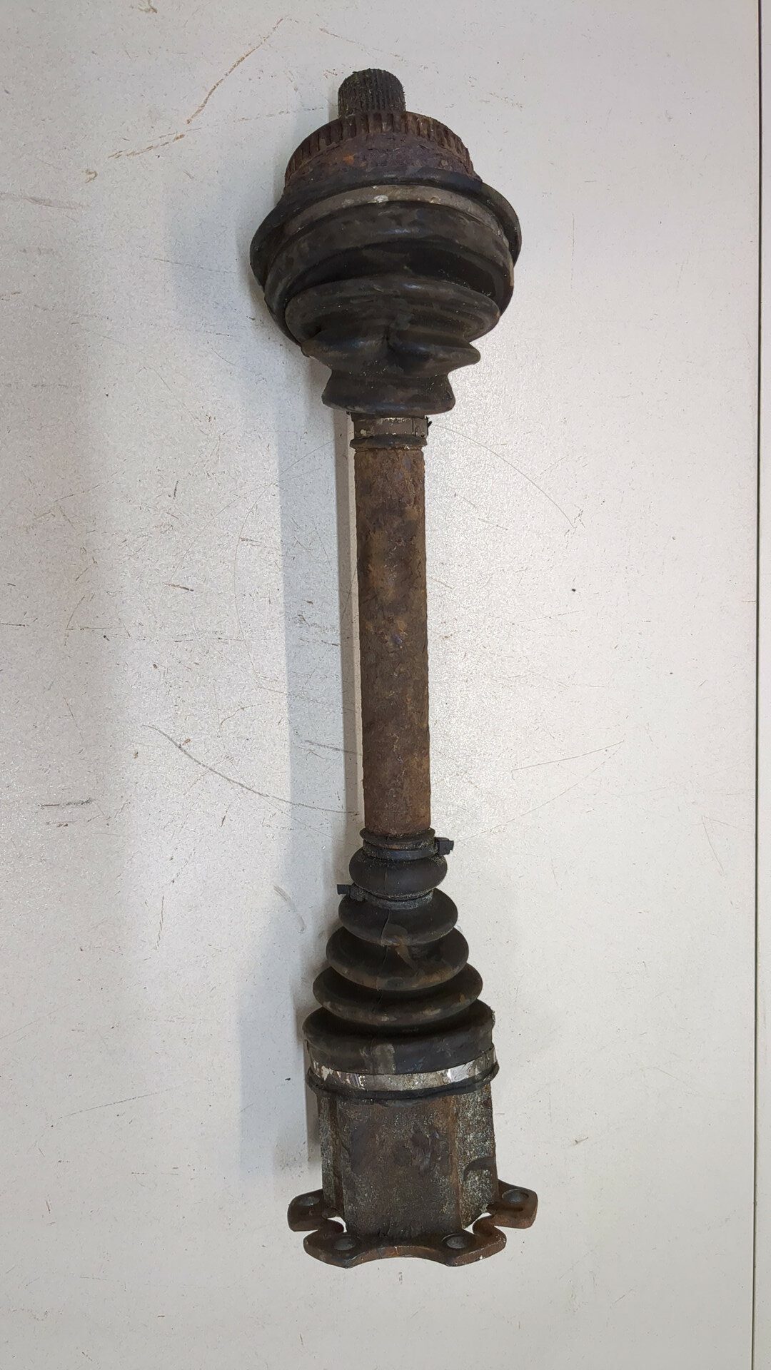 Полуось (вал, шрус) левая передняя Volkswagen Sharan Б/У