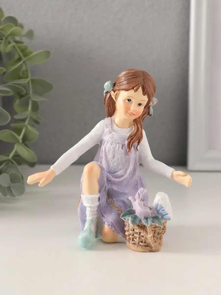 Сувенир Девочка в сиреневом сарафане