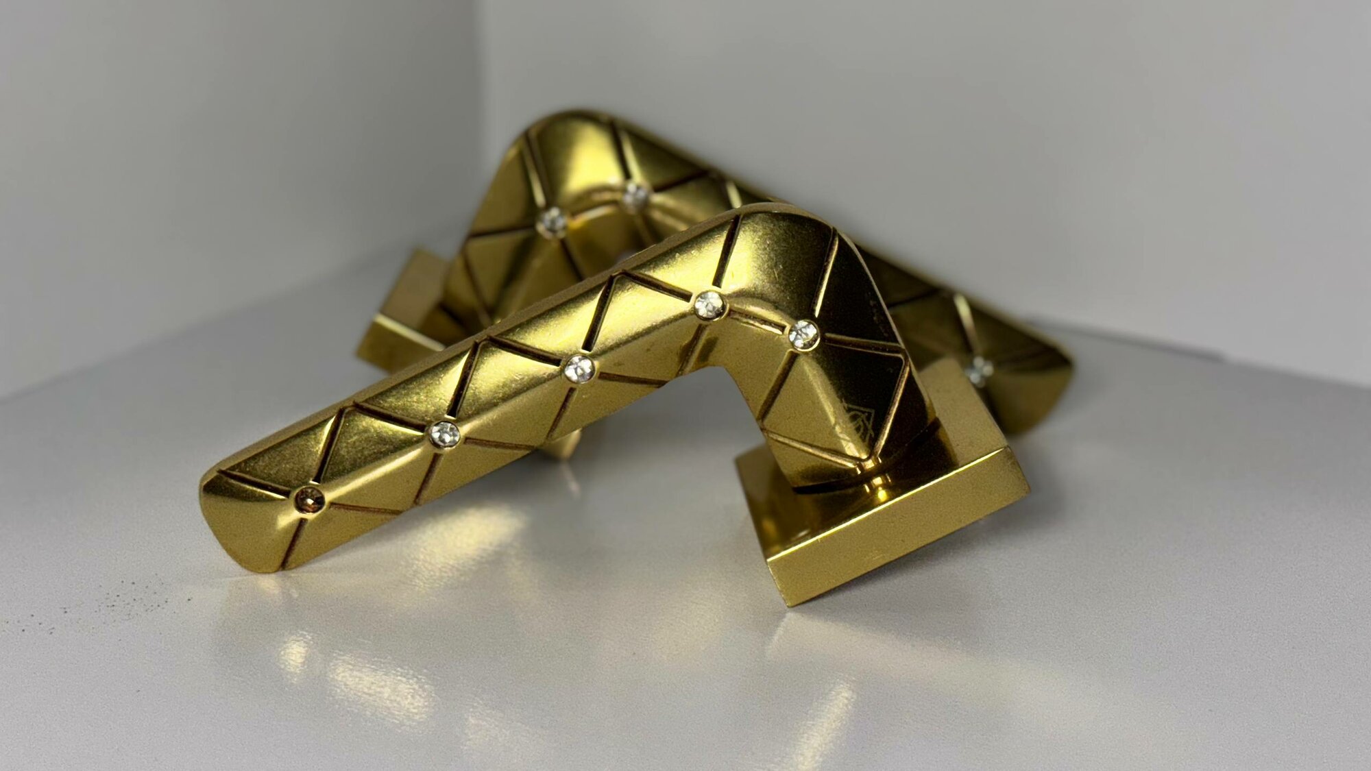 Дверная ручка Dolcetto для установки на межкомнатные и входные двери.