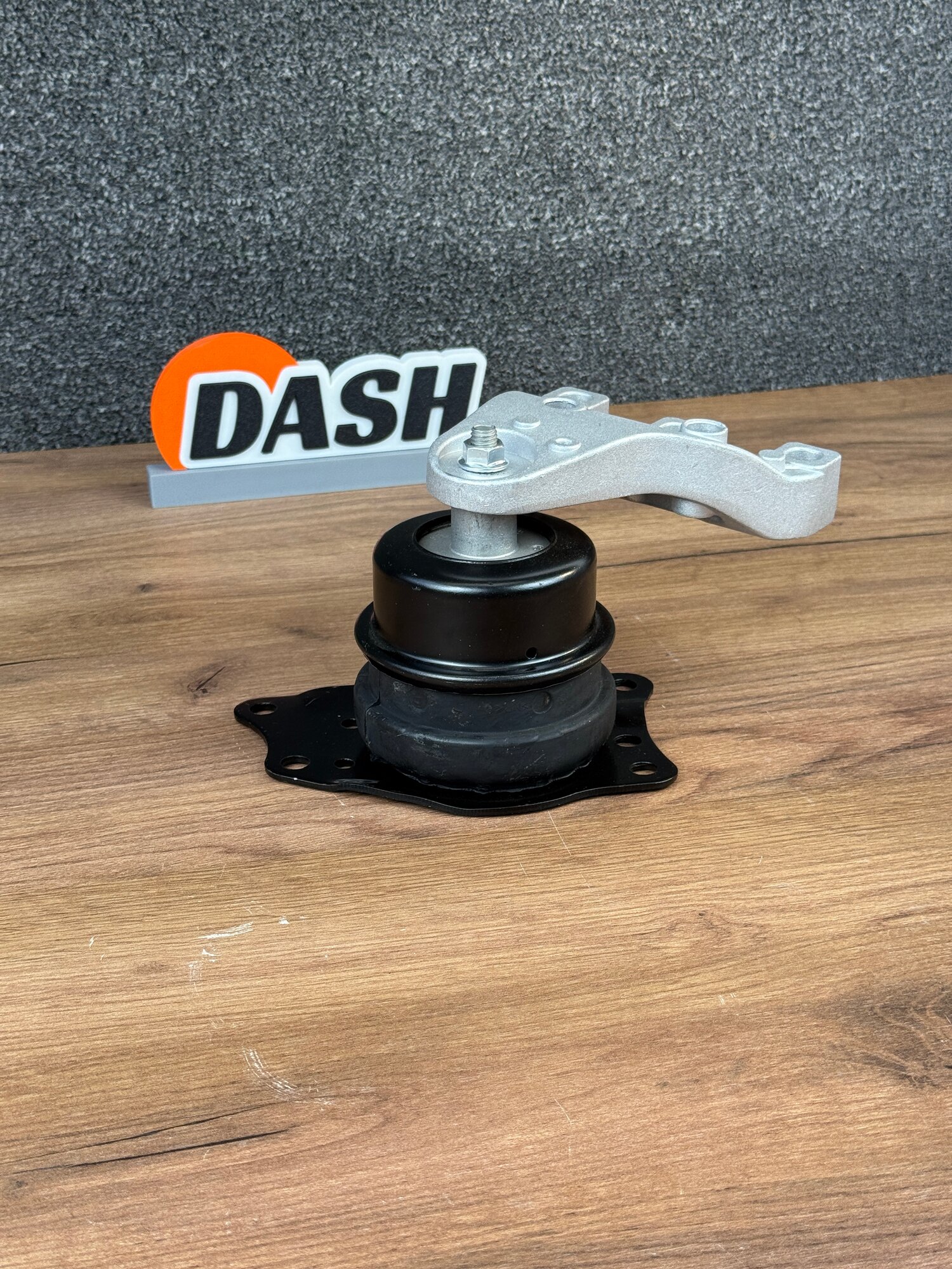 Опора / подушка двигателя правая VAG для Volkswagen Polo Sed ОЕМ 6R0199167Q