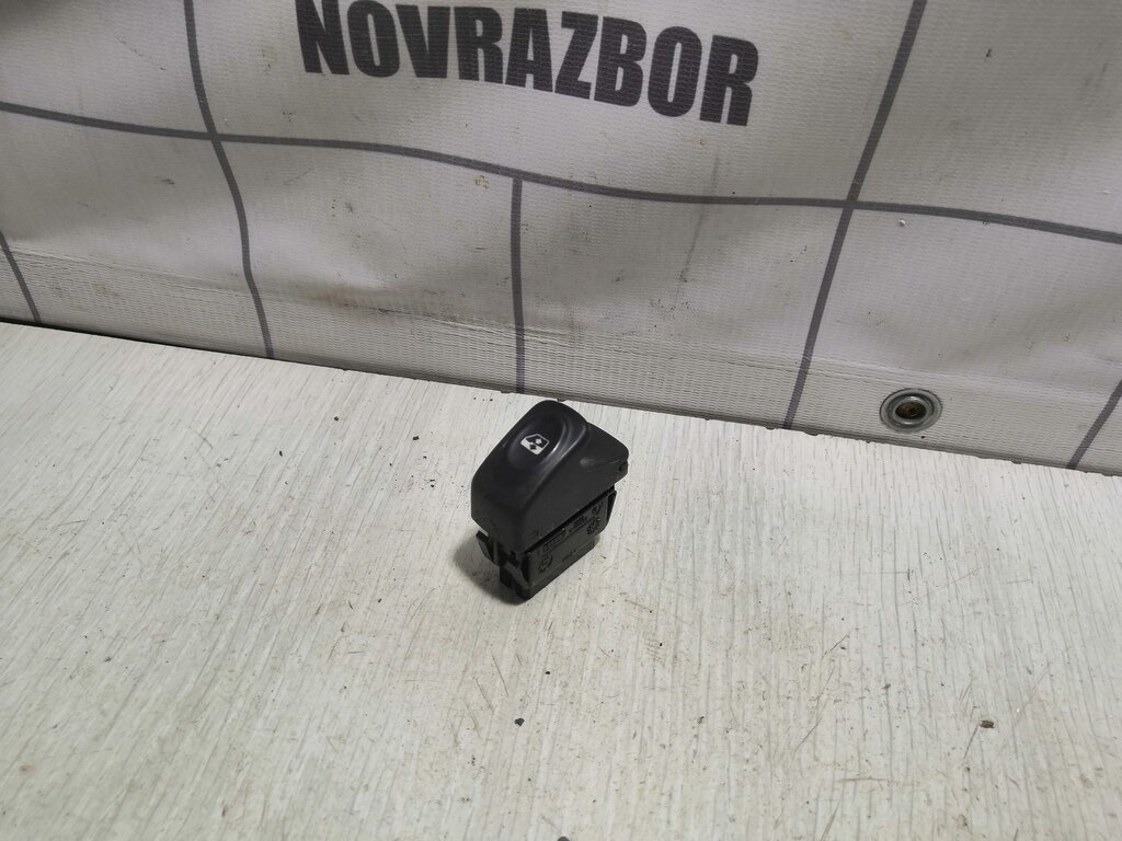 Кнопка стеклоподъемника Renault Clio 2 Symbol 1998-2008
