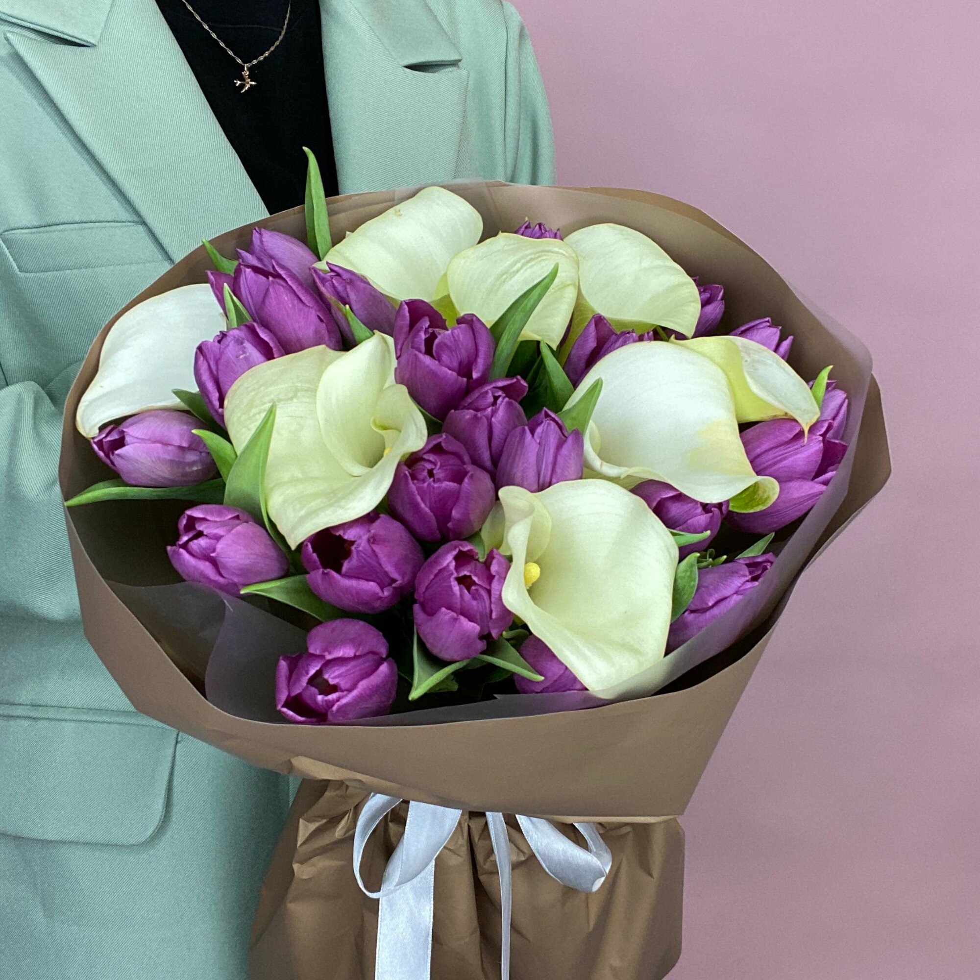 Каллы с тюльпанами