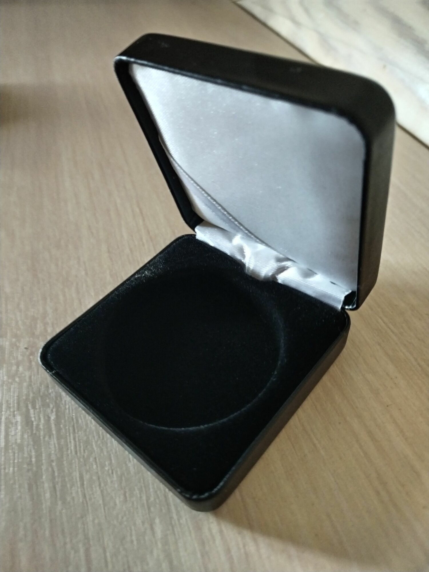 Футляр (кейс) NOBILE для 1 монеты до 50 мм/ капсулы 43-44 мм, чёрный - Leuchtturm (Германия)