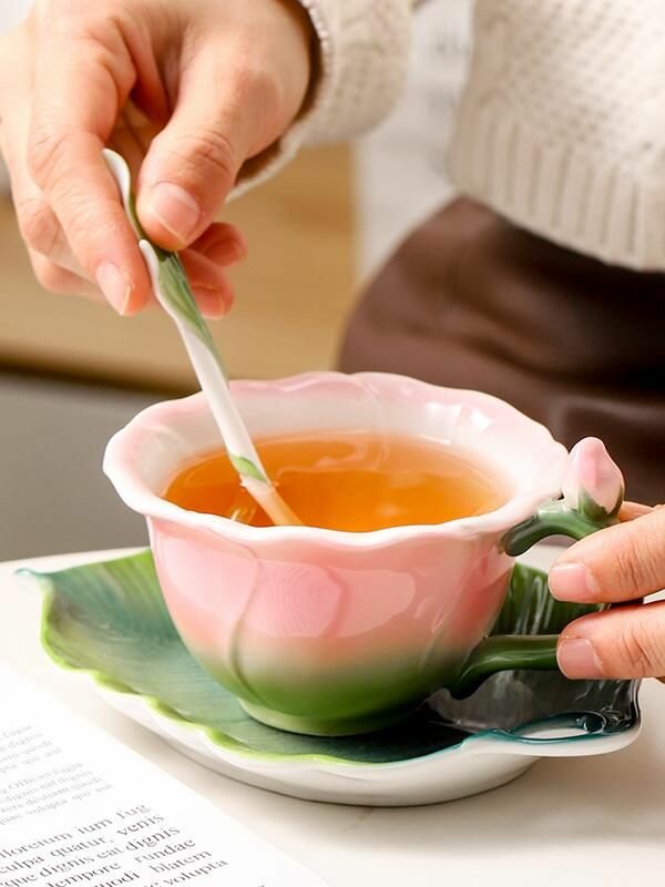 Кофейная чашка керамическая с цветком розы, 150 мл