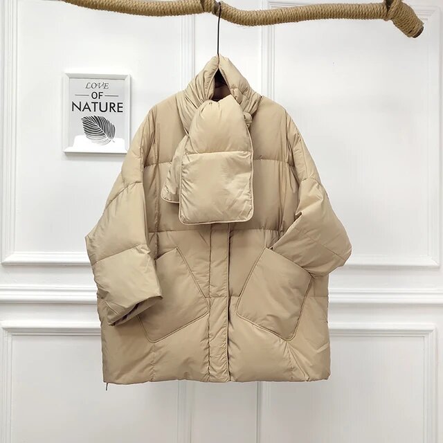 MOOCIE Женское пальто на белом утином пуху 2025 года, зимняя новая мода, женский шарф, свободные куртки большого размера с круглым вырезом, утолщенные парки, теплая верхняя одежда
