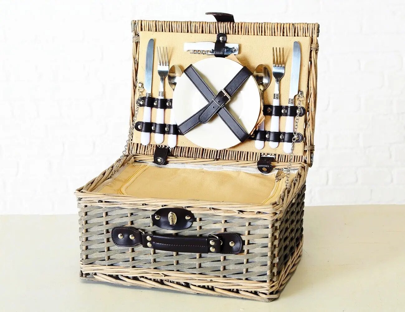 Набор для пикника лето для двоих в чемодане прямоугольном, на 2 персоны, ивовая лоза, 12 предметов, 28х18 см, Boltze