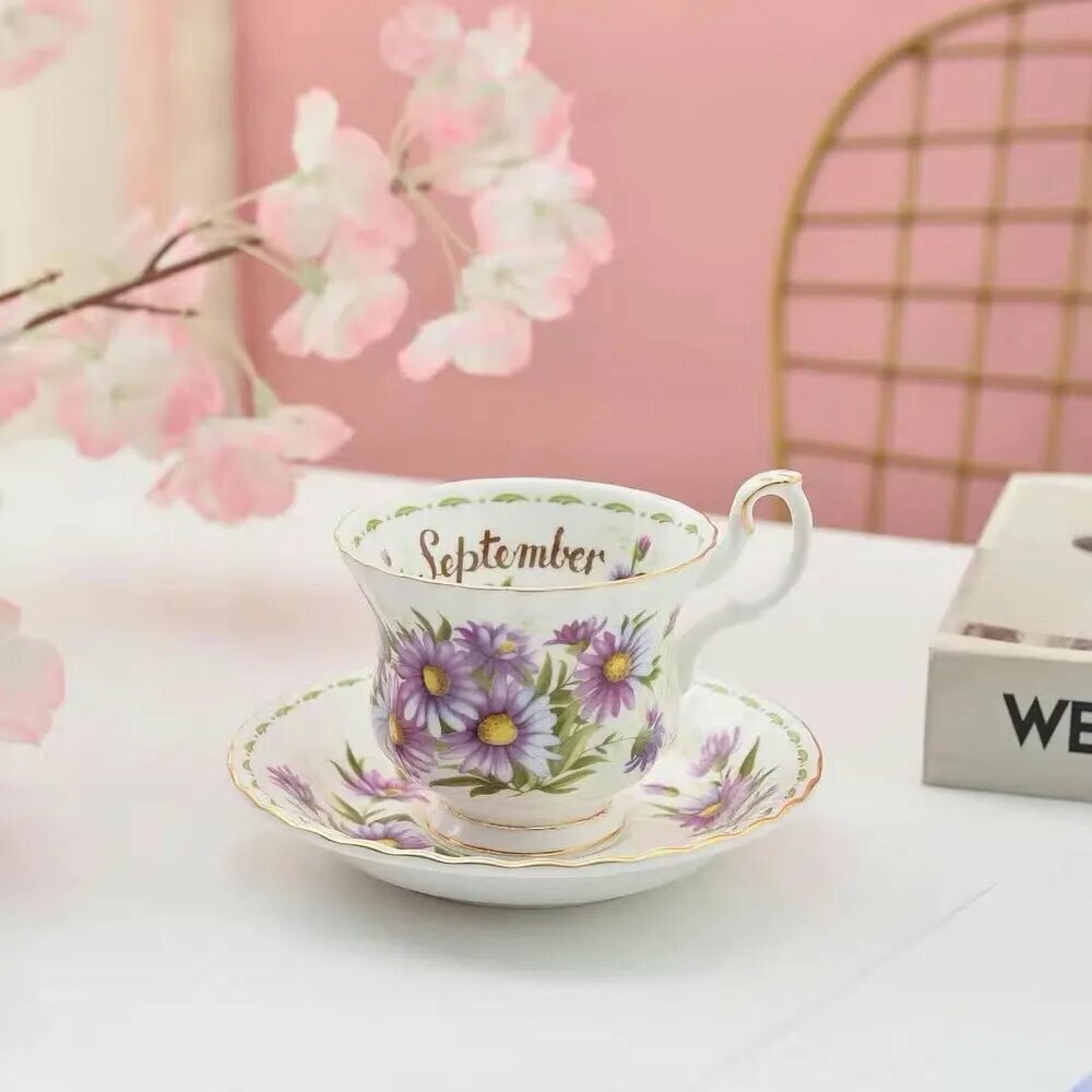 KNOW EASY-Чайная пара Royal Albert. Серия "Цветок месяца". Англия. Костяной фарфор. Клеймо 70-е гг. Сузуран в мае