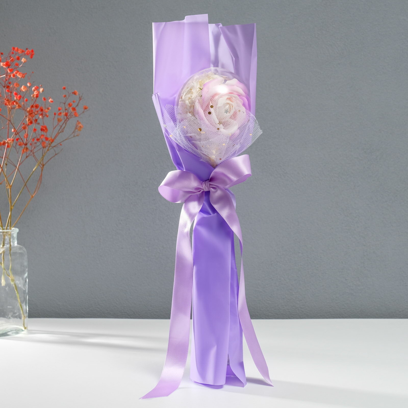 Букет из мыльных лепестков для ванны "Роза в шарике", подарочный, сирень, 8.5x8.5x36 см