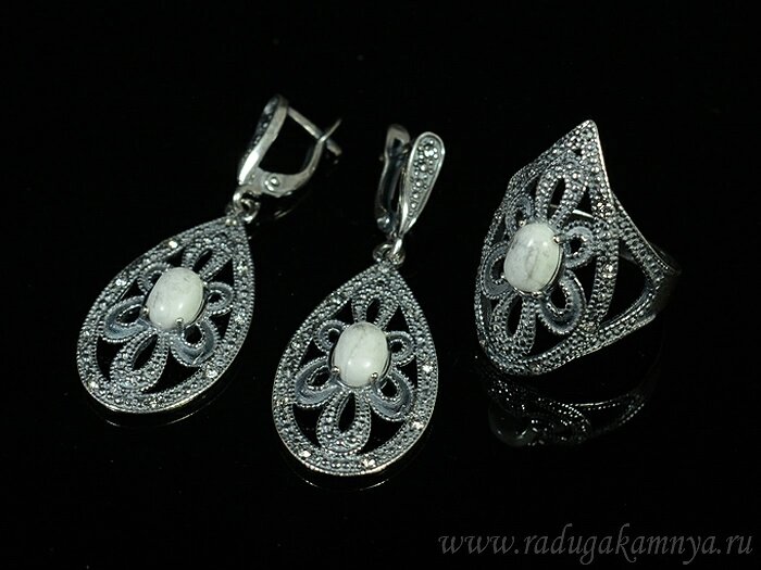 Комплект бижутерии: кольцо, кахолонг