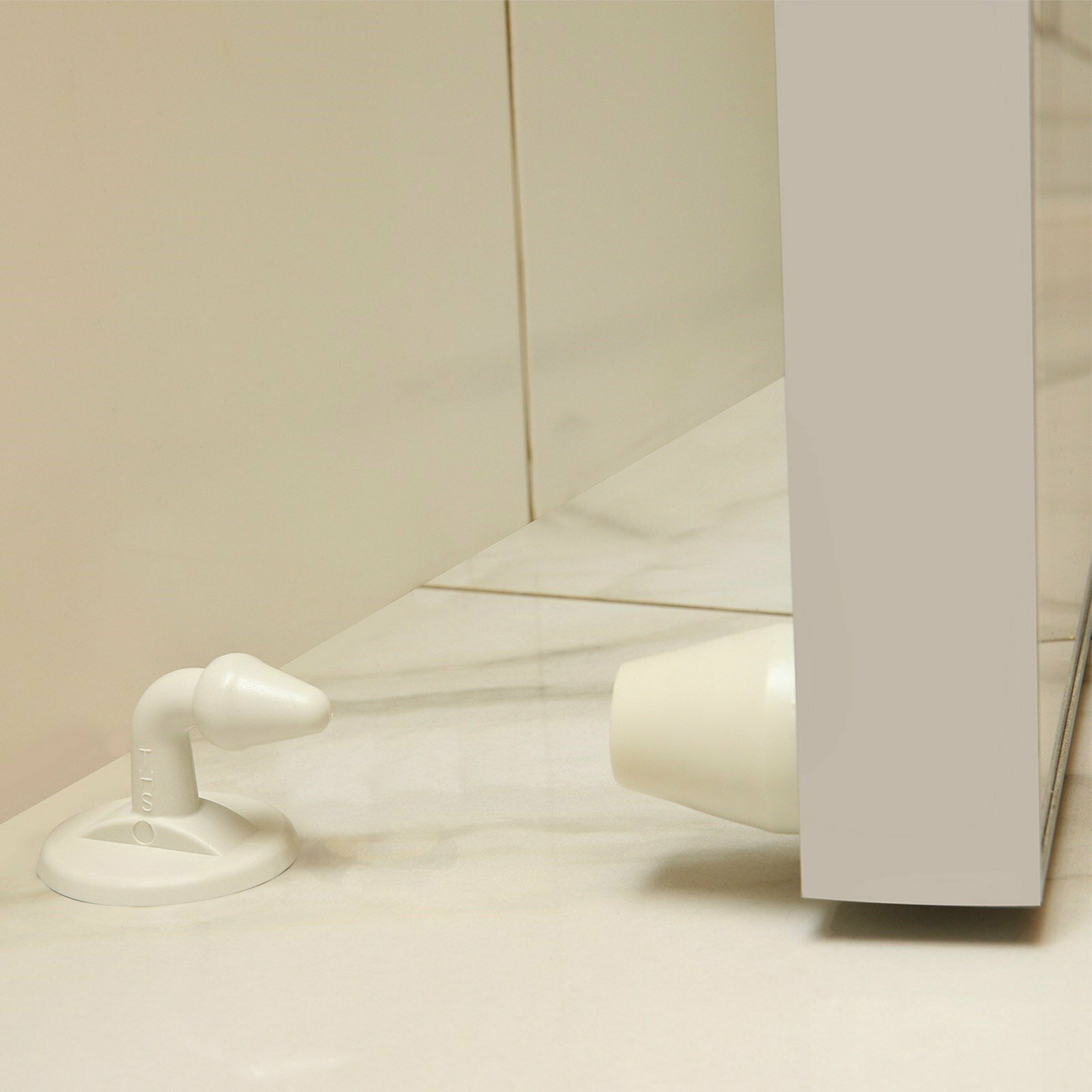 Дверной ограничитель изогнутый, цвет рисовый, цвет: рисовый, тип: напольный ограничитель