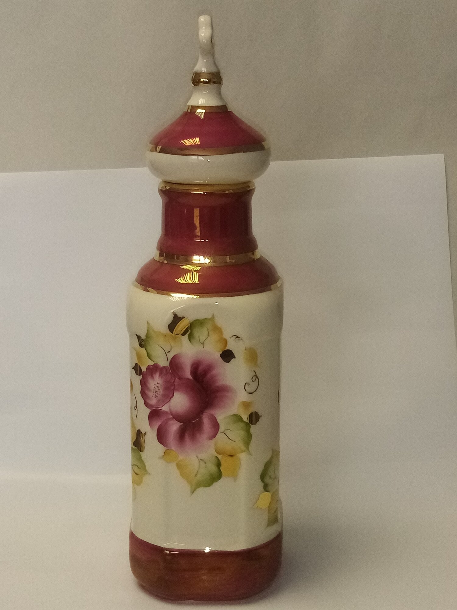 Сосуд "Святая вода" большой граненый (бел, роспись люстр, краска, Святая вода + крест, роспись золотом, Розы)