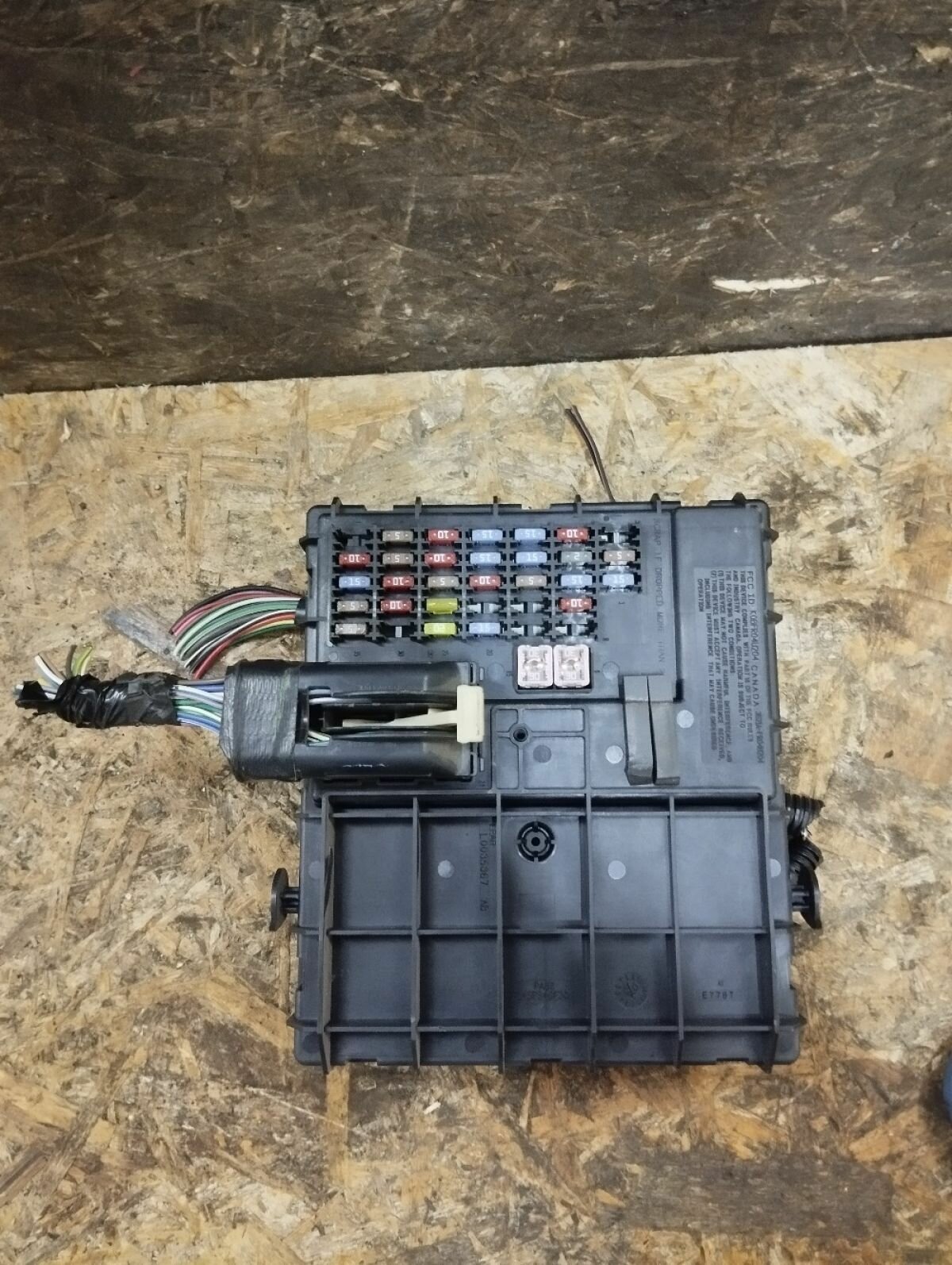 Блок предохранителей Ford Escape I Б/У с пробегом