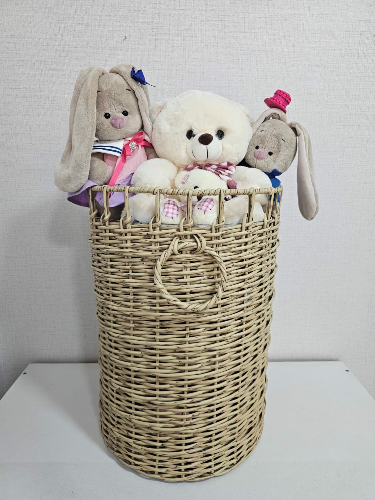 Большая корзина для игрушек, белья, вещей из ротанга (высота 53 см, диаметр 32 см, цвет — донская лоза)