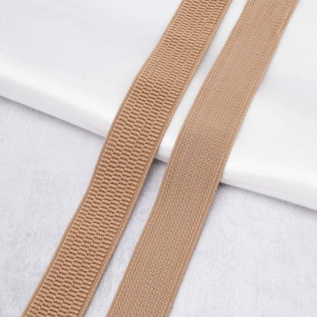 Резинка для шитья эластичная помочная, ширина 3,6 см, цвет бежевый, длина 20 м