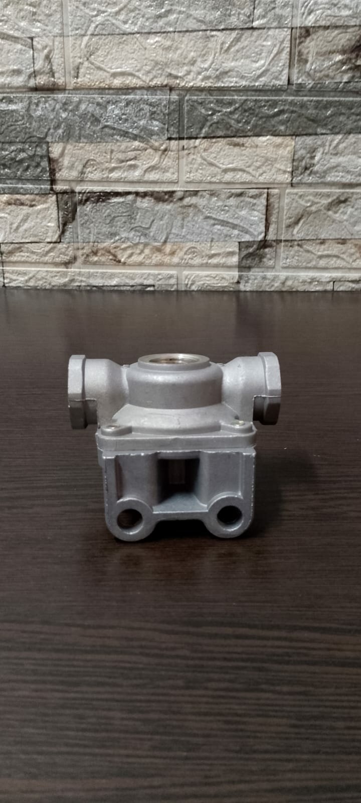 Клапан аварийного растормаживания для автомобилей DAF, MAN, Mercedes, Volvo