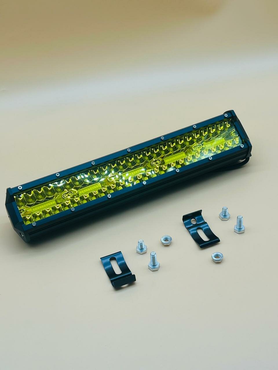 Светодиодная фара 300W свет желтый 380*80*65 мм