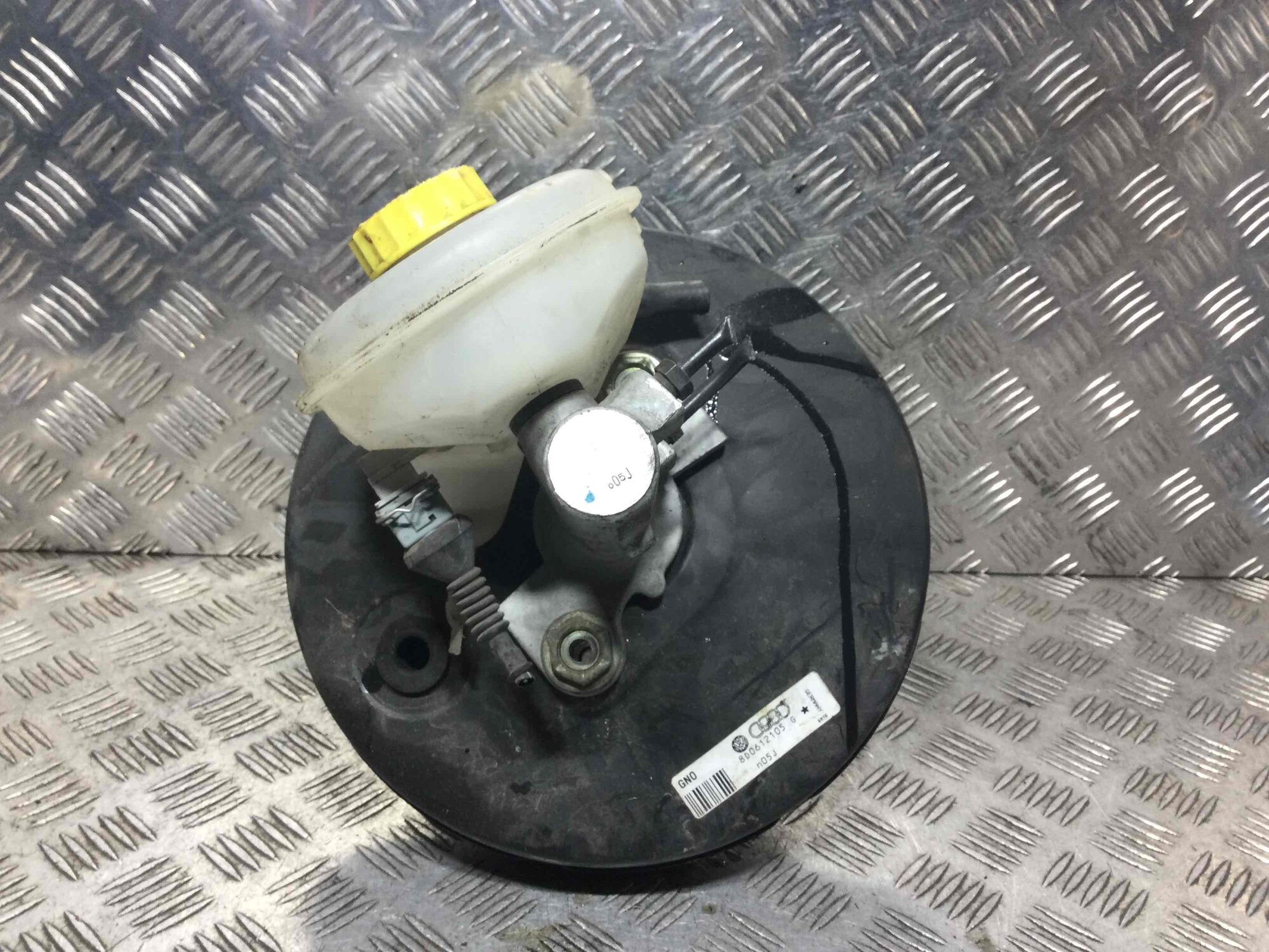 Б/У Вакуумный усилитель тормозов Volkswagen Passat B5+ [рестайлинг] (2000-2005) 2002 г.