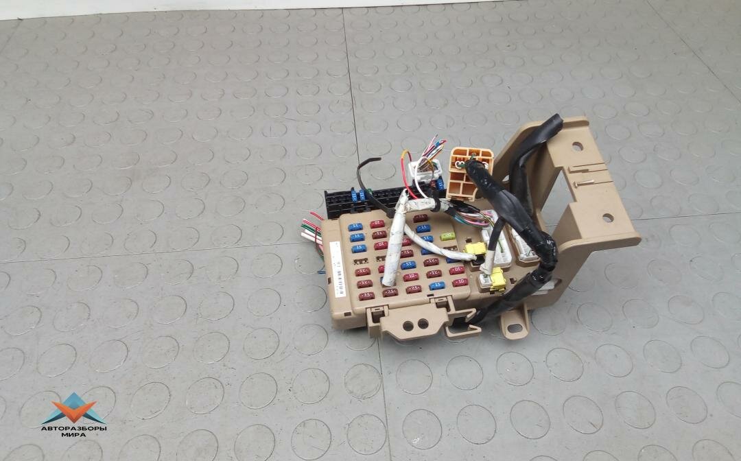 Блок предохранителей Subaru Forester 4 (SJ) 2-й рест. 2016 82201FJ100