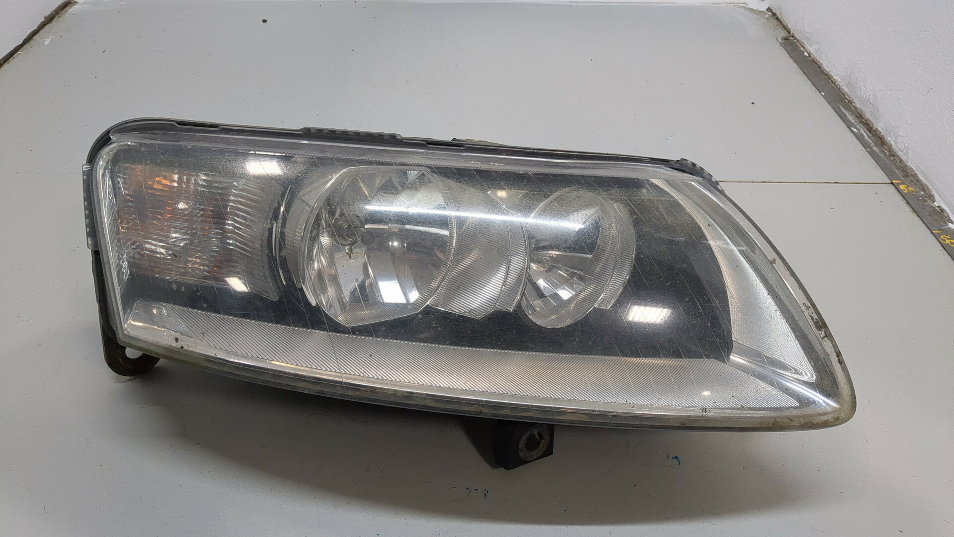Фара (передняя) правая Audi A6 (C6) Allroad Б/У