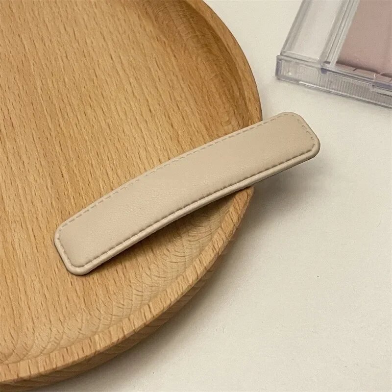 MOONBIFFY кожаная заколка для волос Бежевый, Бежевый