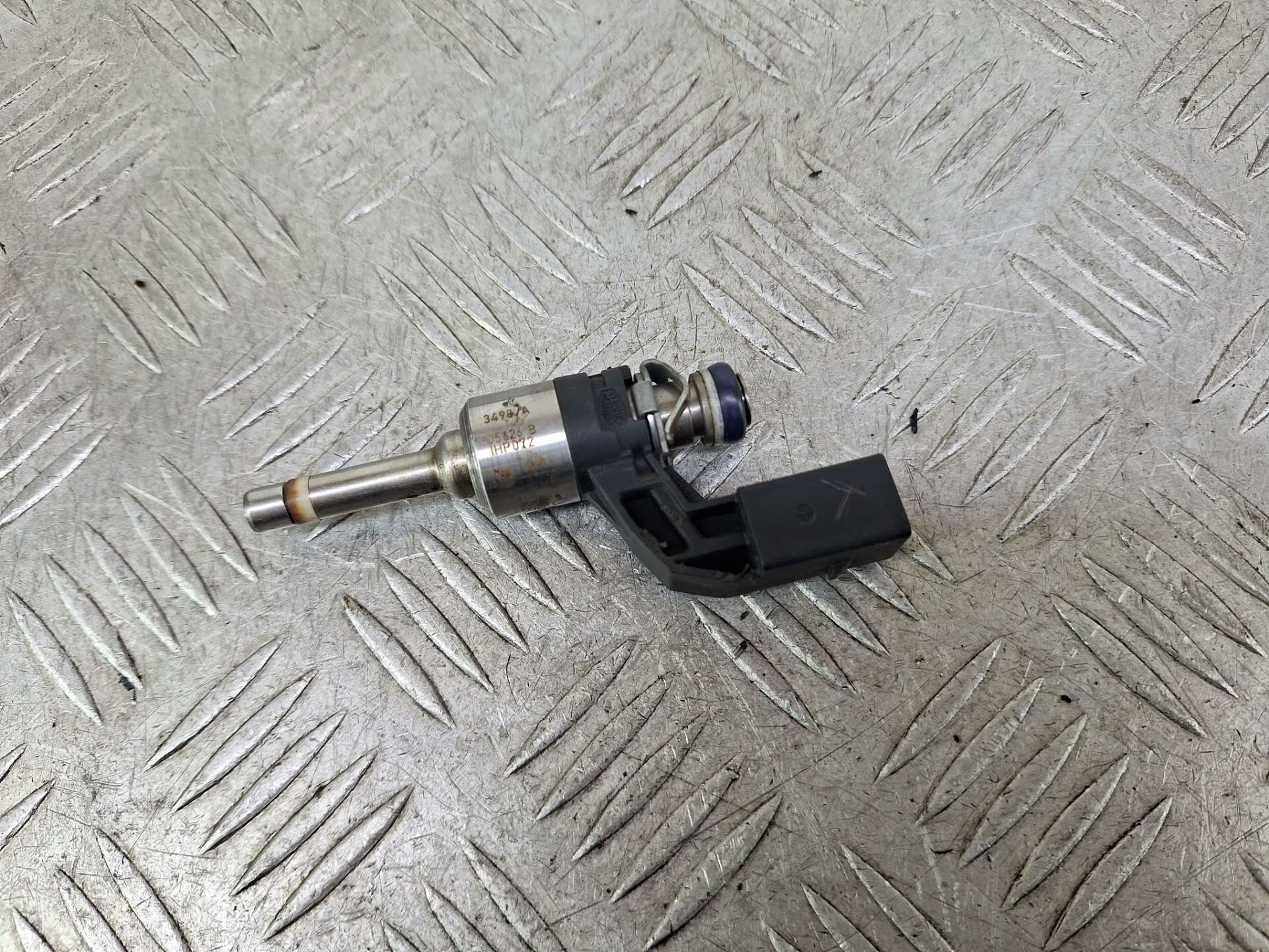 Форсунка топливная Volkswagen Passat B6 2009 03C906036F