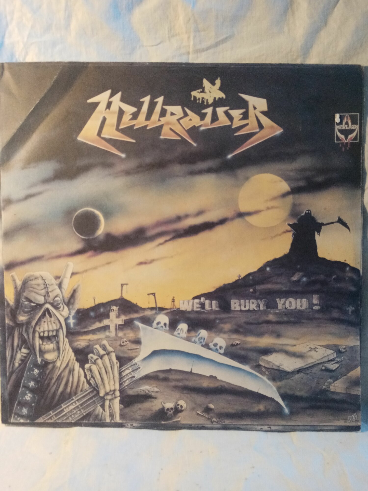 Виниловая пластинка. Hellraiser. Well Bury You