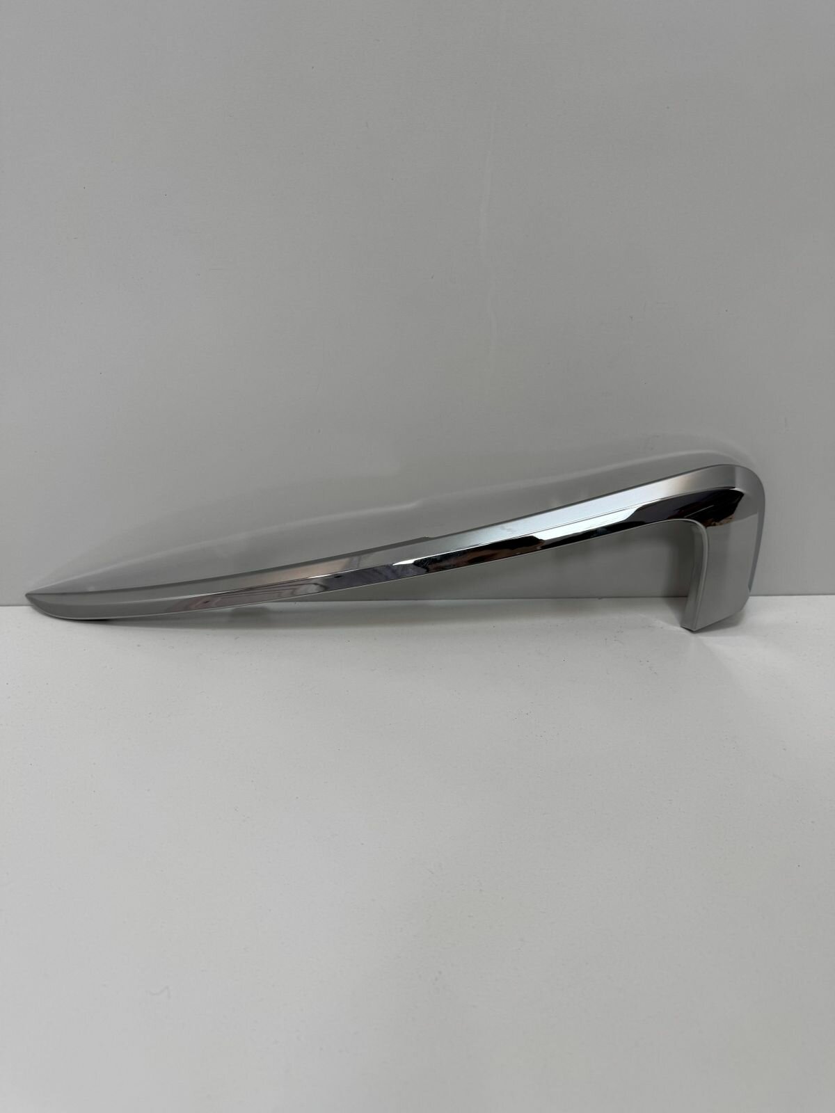 Молдинг переднего бампера нижний правый для Лада Гранта рестайлинг 2190 FL 2018 - 2026 г. Оригинал