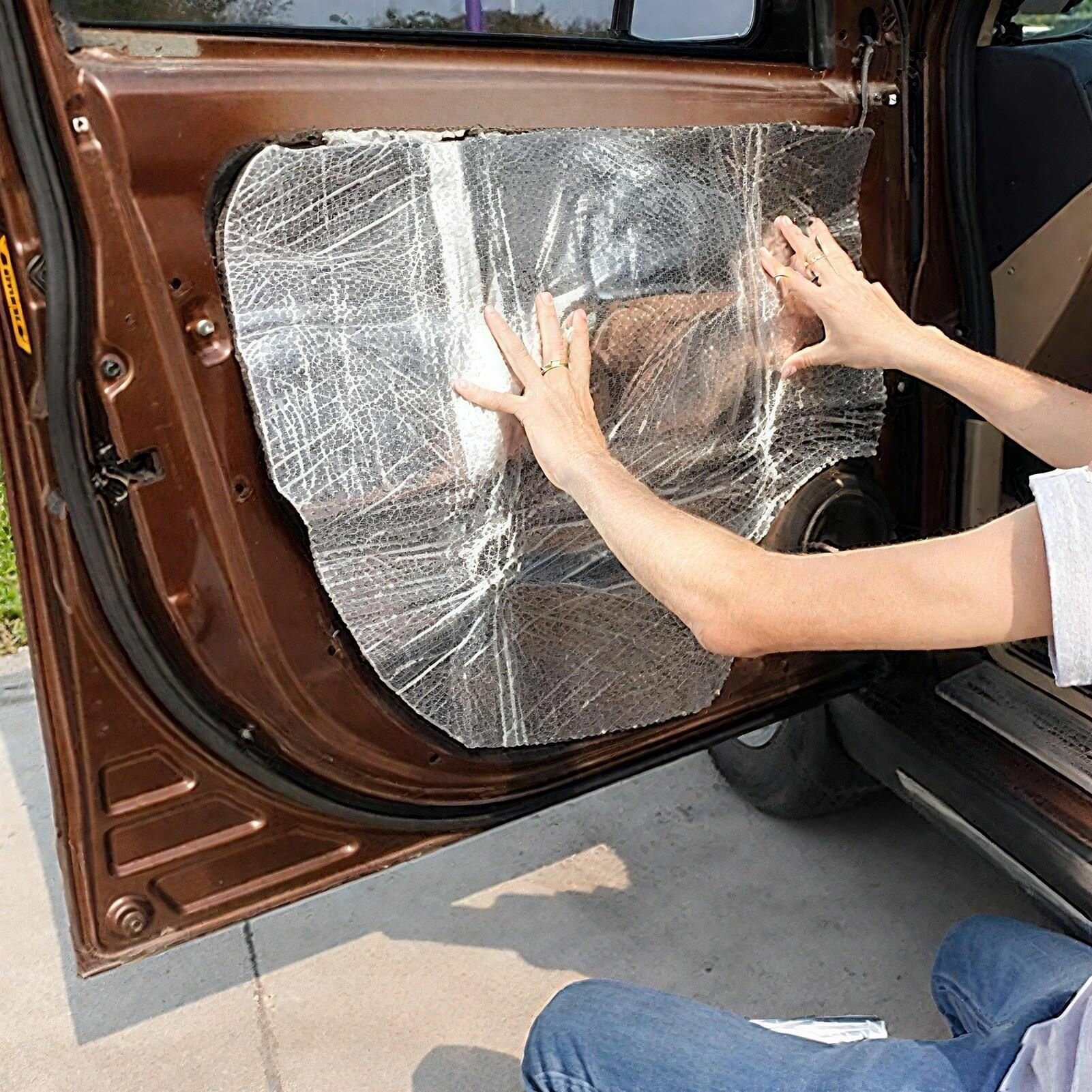 Алюминиевая фольга, резинопластиковая плита, тепло- и звукоизоляция, хлопок