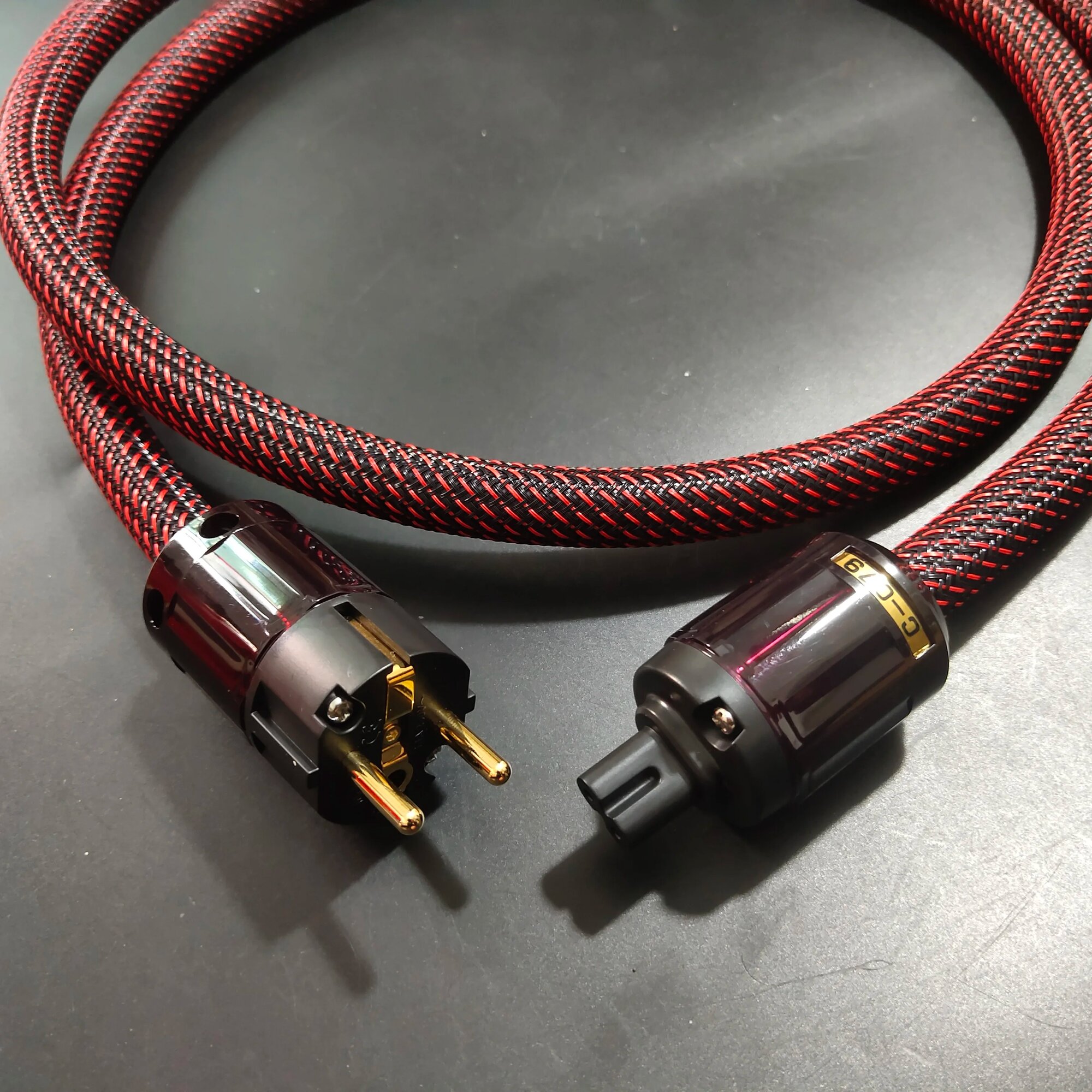 FURUTECH Питающий кабель 1.8м, EU plug