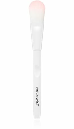 Кисть косметическая Wet n Wild Essential Foundation Brush, черный, 1 шт
