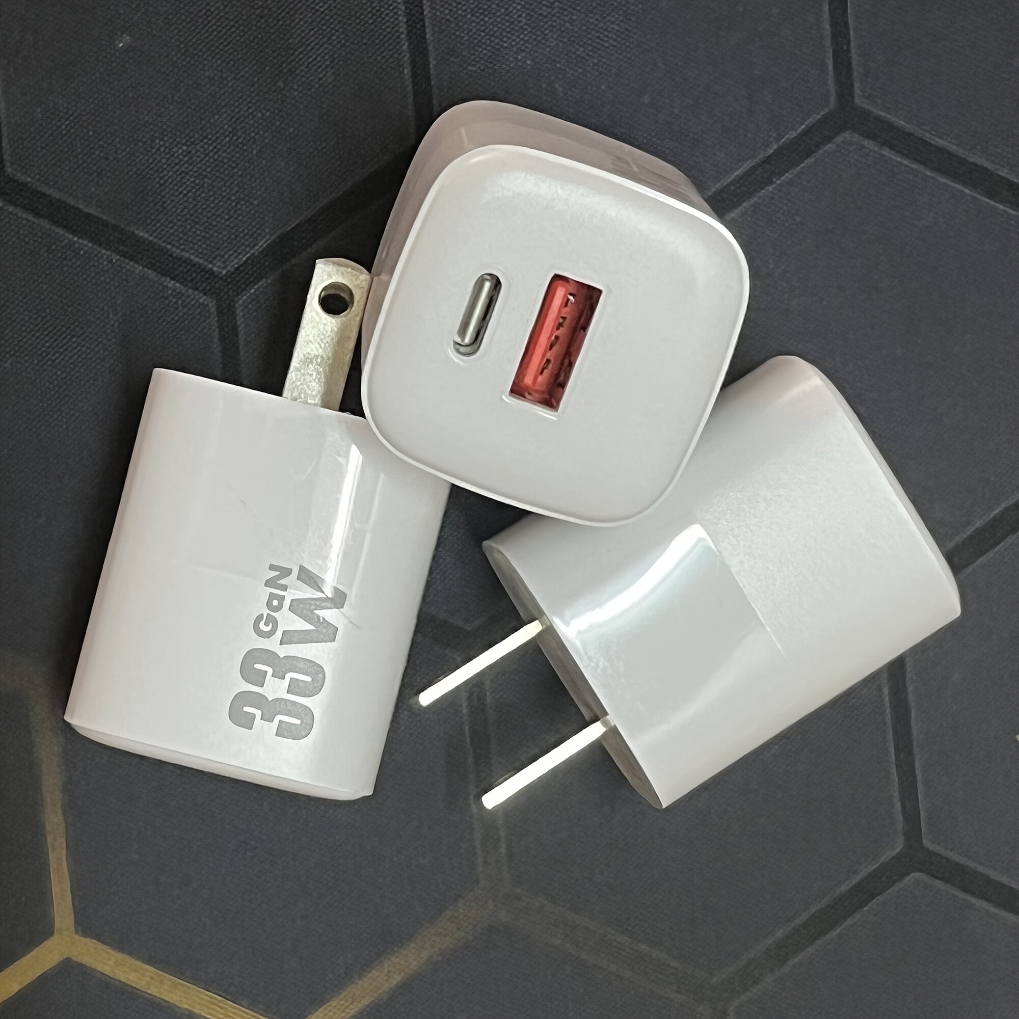 Зарядное устройство GaN 33 Вт, белое, с двумя портами USB-A и USB-C