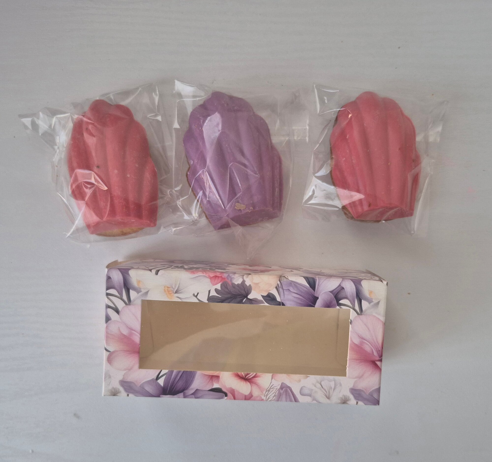 Печенье Мадлен в цветной глазури