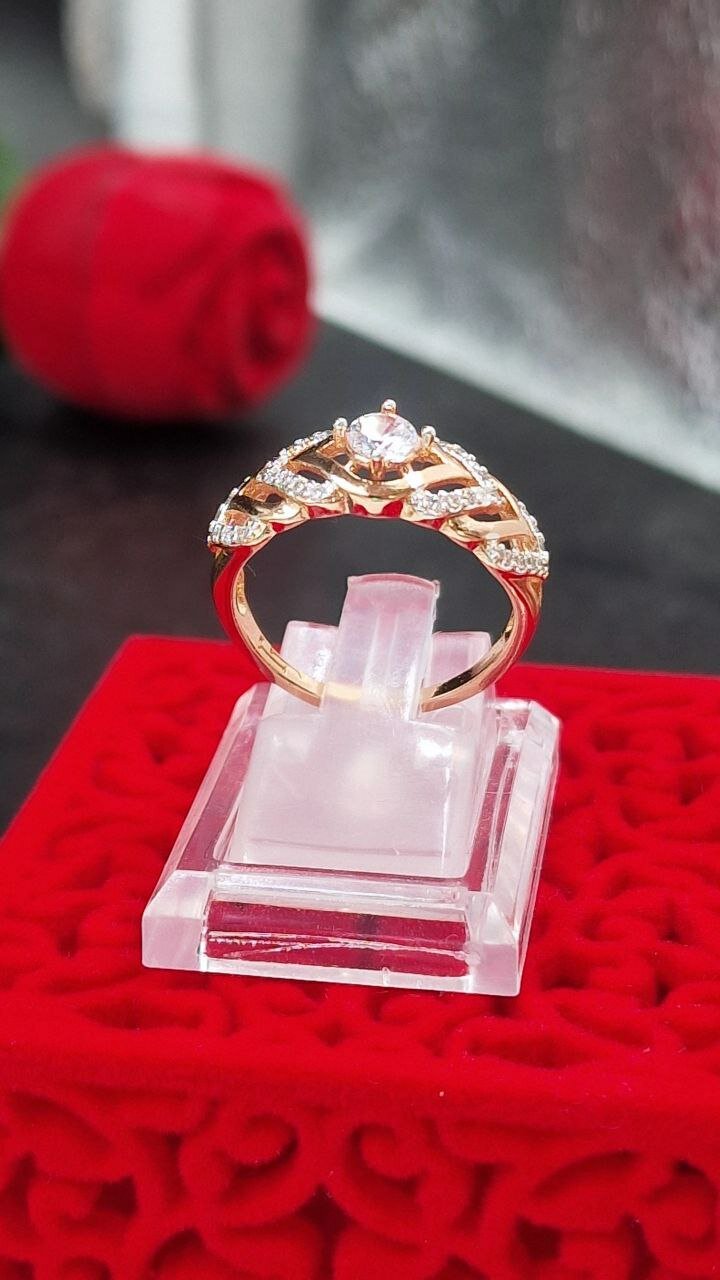 Кольцо, фианит