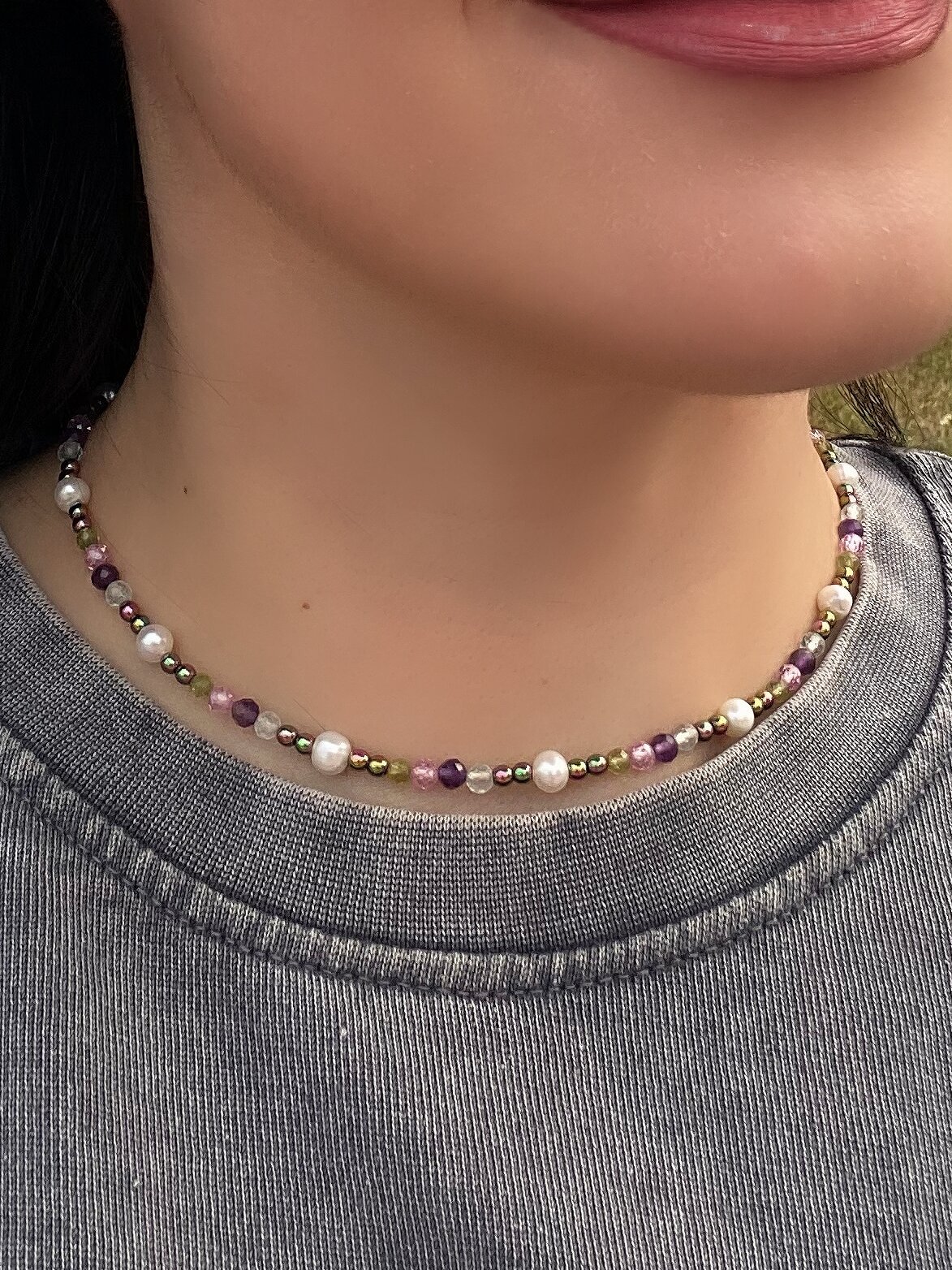 Чокер, аметист, хризолит, циркон, жемчуг культивированный, гематит, топаз