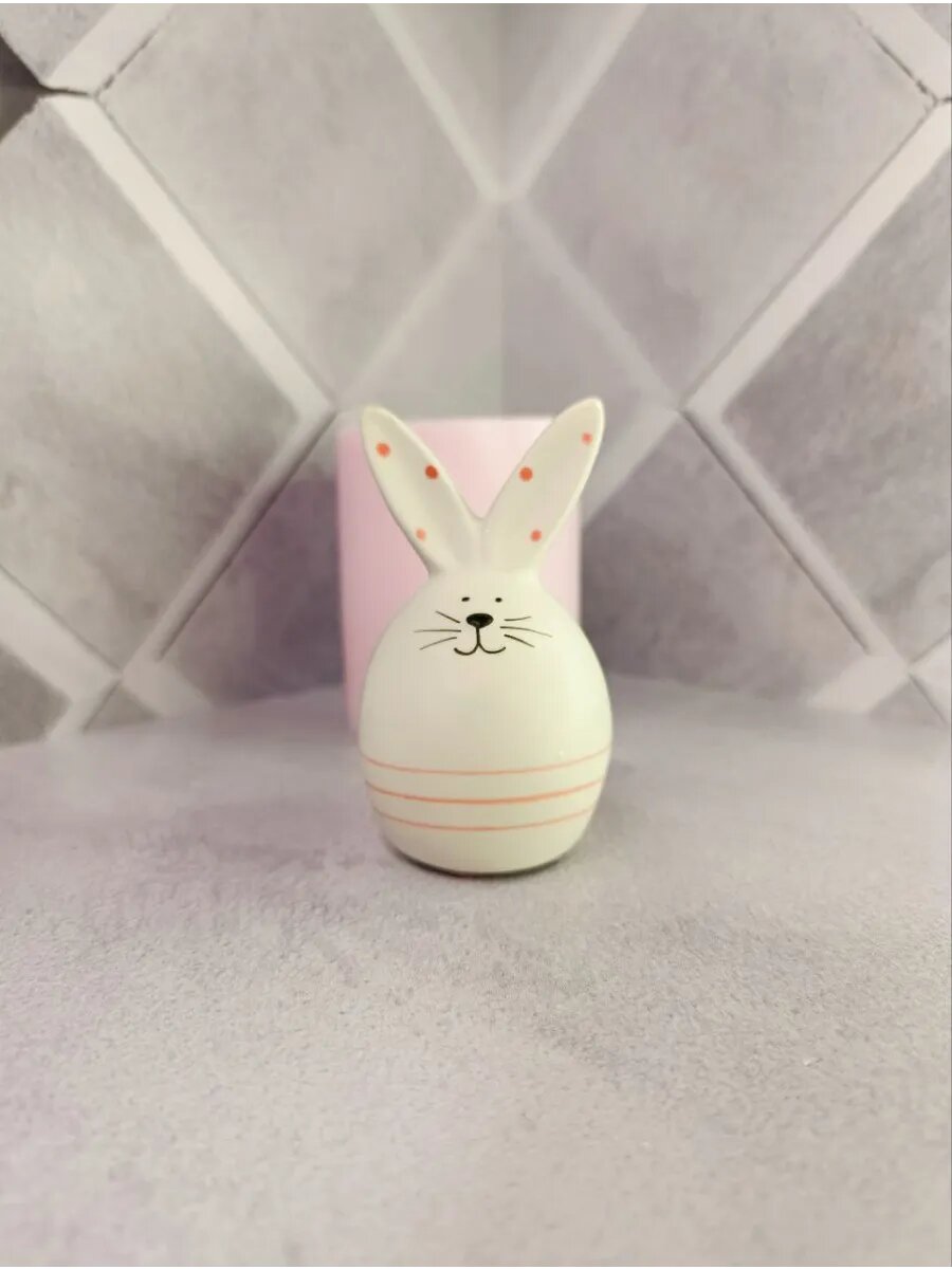 Молд силиконовый "Яйцо-кролик". Высота готового изделия 10,5 см.