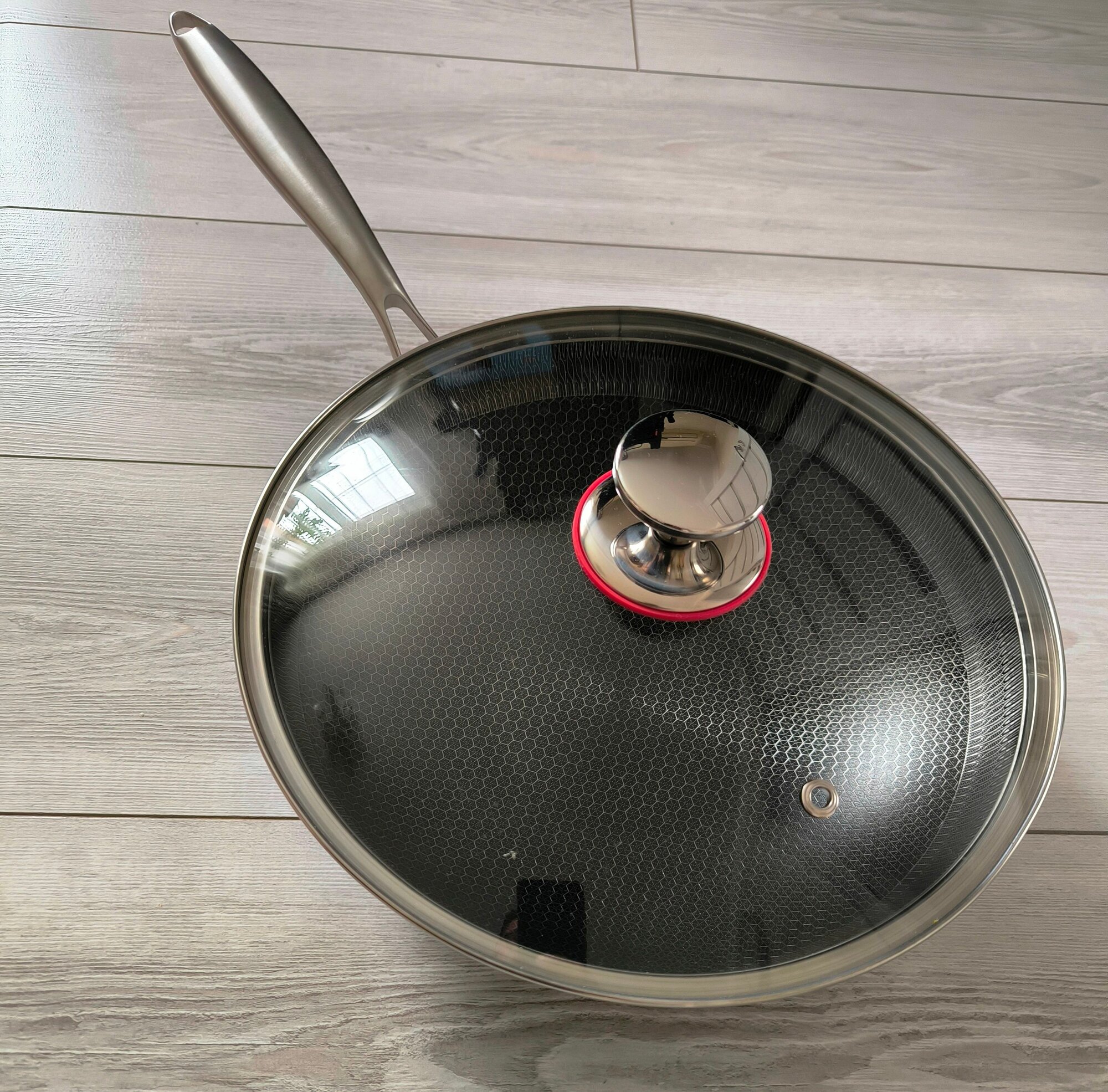 Большая сковорода WOK, 32 см, из нержавеющей стали с сотовым антипригарным покрытием.