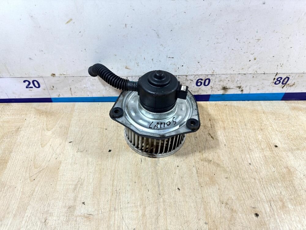 Моторчик отопителя Chevrolet Lanos 96271363